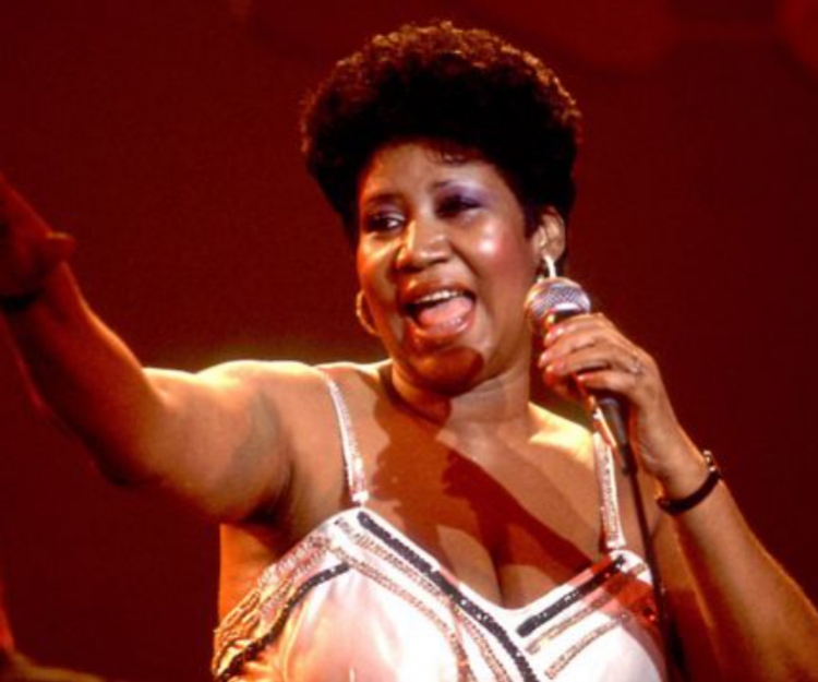 Aretha Franklin é eleita a melhor cantora da história. Gal Costa ...
