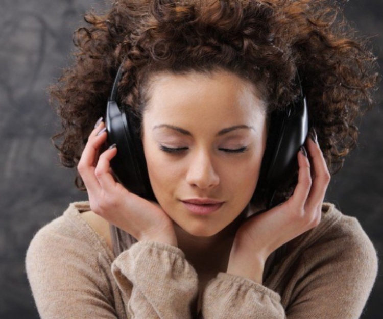 Ouvir música faz bem para o cérebro: entenda os principais efeitos ...